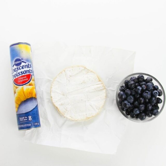 3 Ingredient Baked Blueberry Brie Bites Recipe • Bake Me Some Sugar